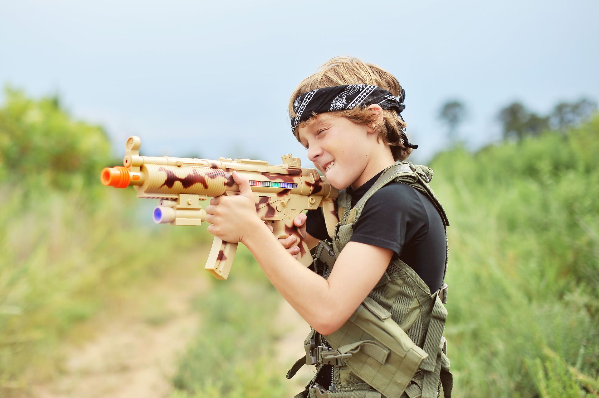 |MAXX ACTION COMMANDO SERIES TACTICAL MACHINE GUN WITH SILENCER