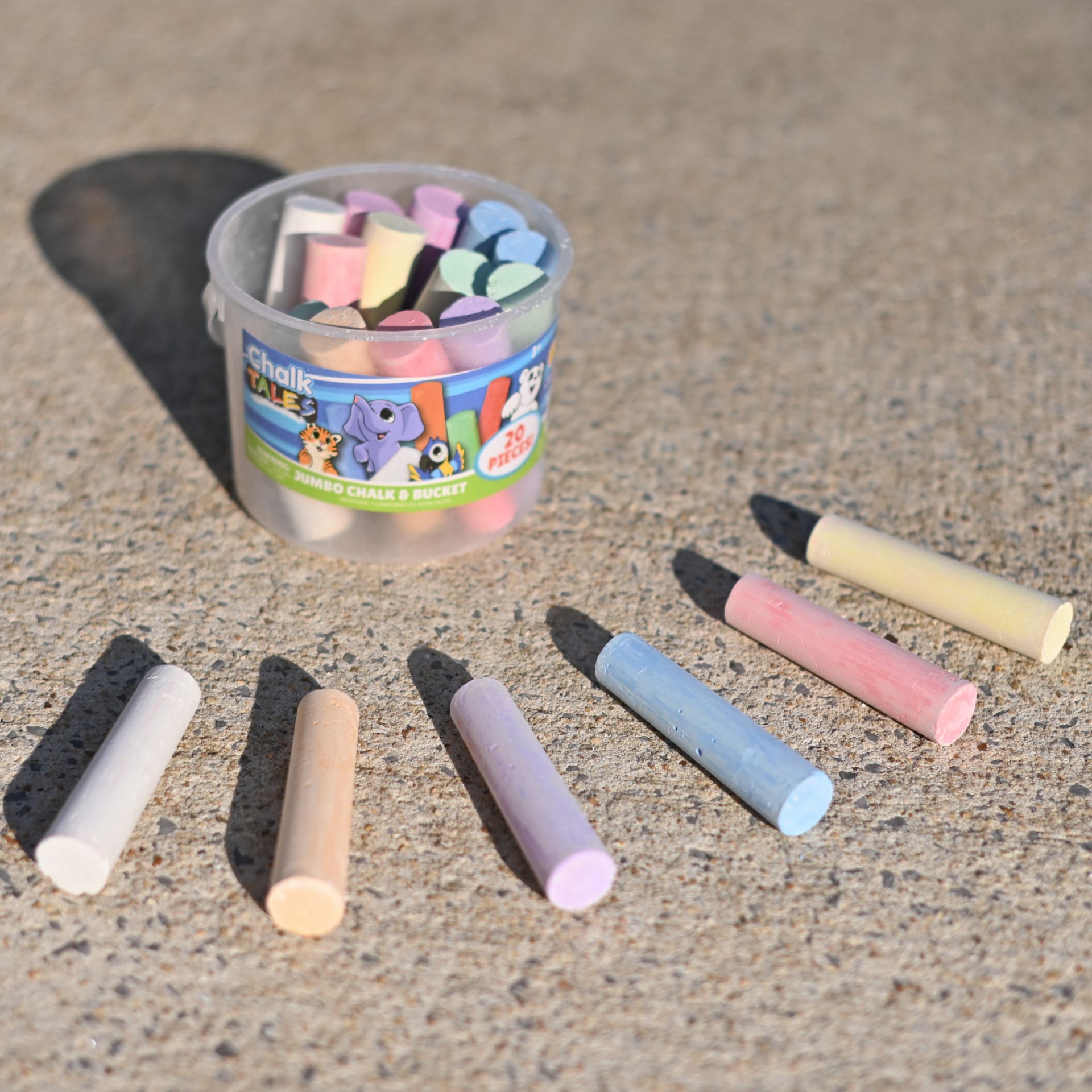SunnyDays | CHALK TAILS PLAY BUCKET WITH 20 PCS
