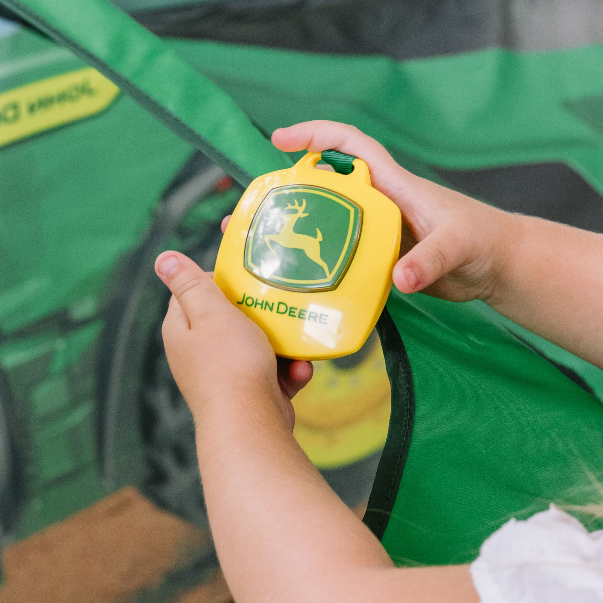 SunnyDays | JOHN DEERE TRACTOR POP UP TENT